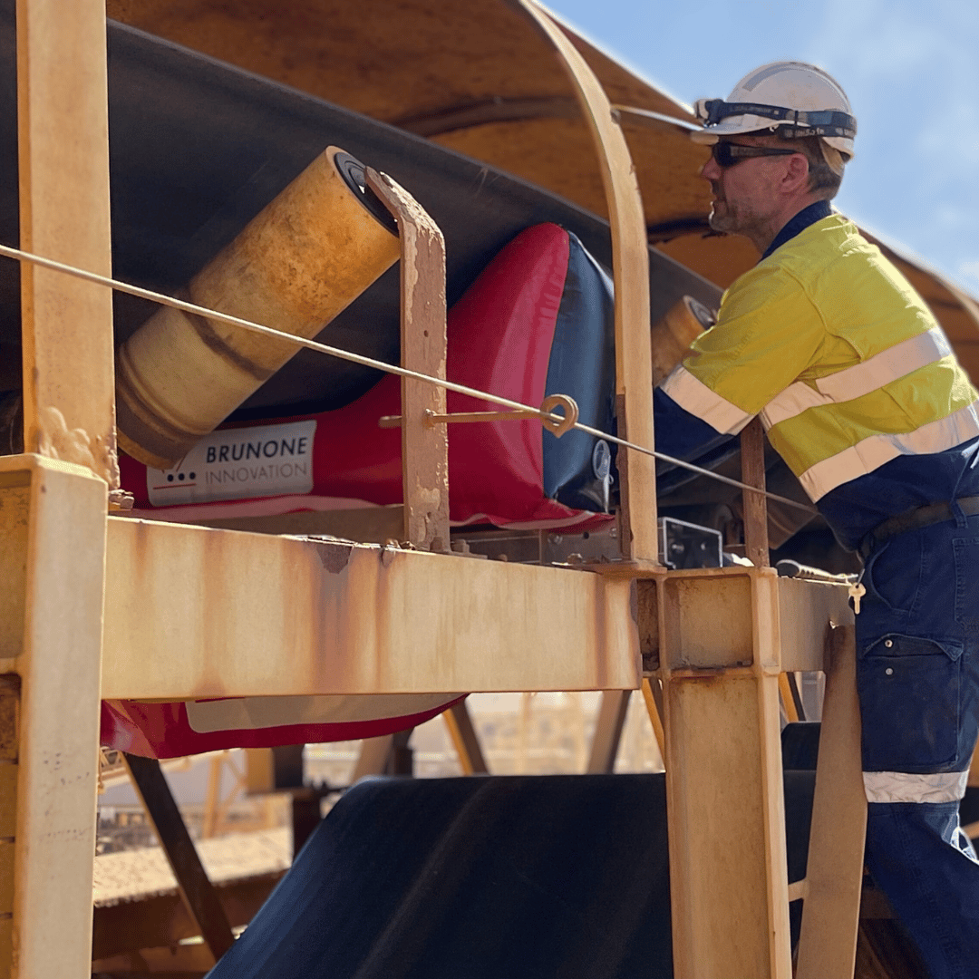 Preventing Material Build-Up on Tail Pulleys in High-Dust Environments ...
